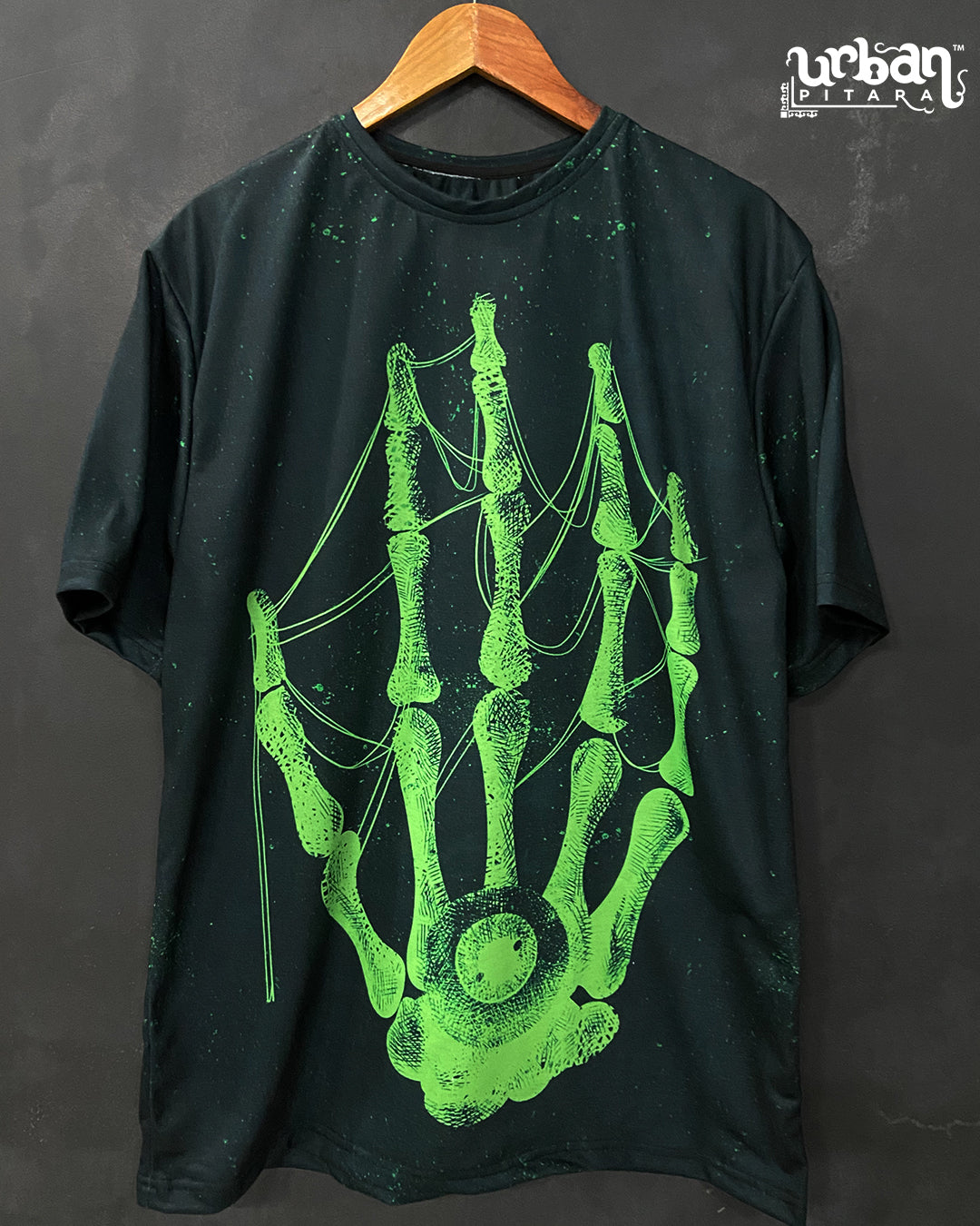Webbed Claw Oversized T-shirt